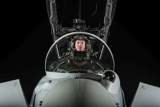 BAE Systems Striker II pilot helmet with HMD, night-vision capabilities ...