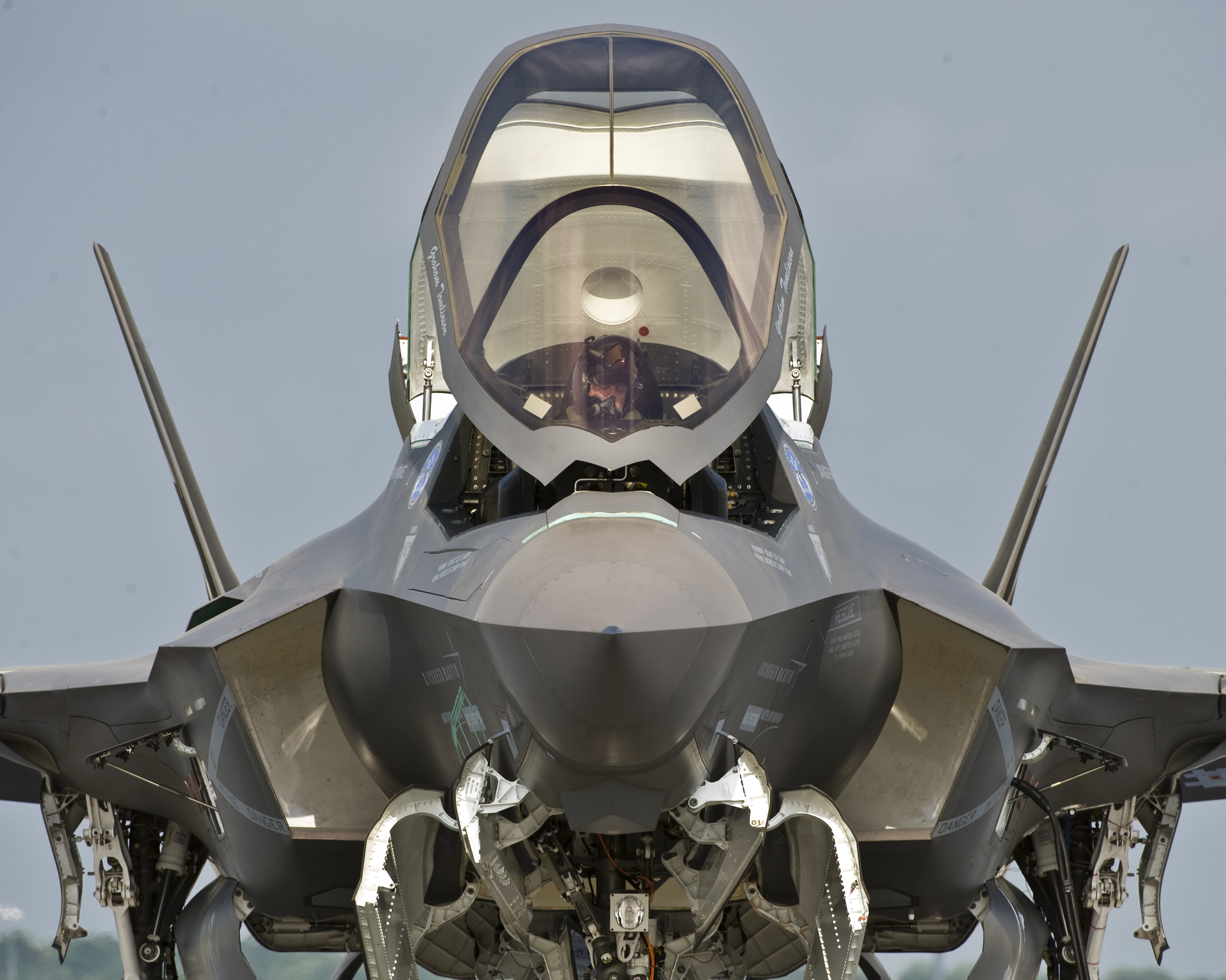 F-35 jet gains head box assembly, returns to Edwards Air Force Base ...