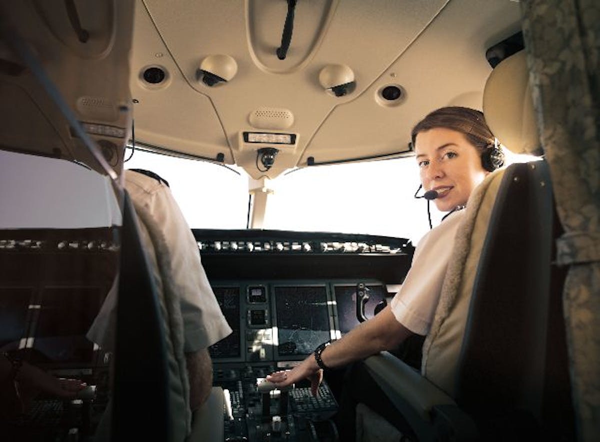 Flexjet secures FAA authorization for iPad2 as EFB, paperless cockpit ...