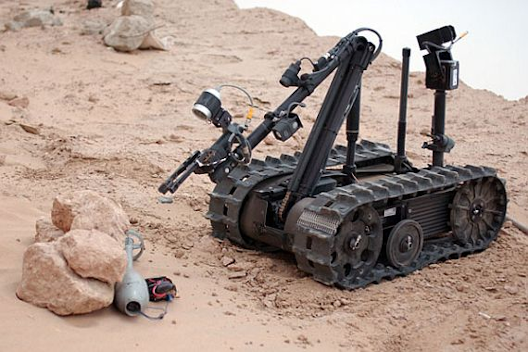 Navy Orders New Batch Of Unmanned Ground Vehicle Ugv Robots From Qinetiq For Bomb Disposal