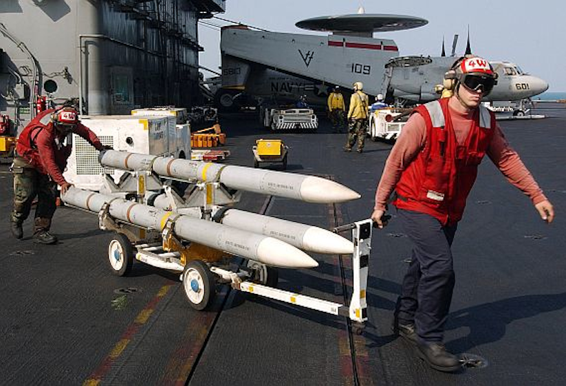 Raytheon continues work to extend life of AMRAAM missile into 2020s ...