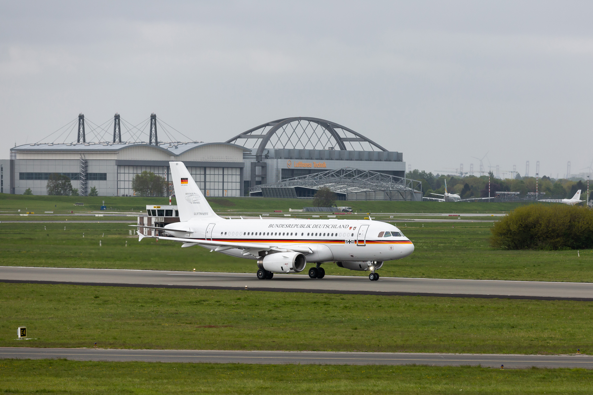 Lufthansa delivers modern observation aircraft to German armed forces ...