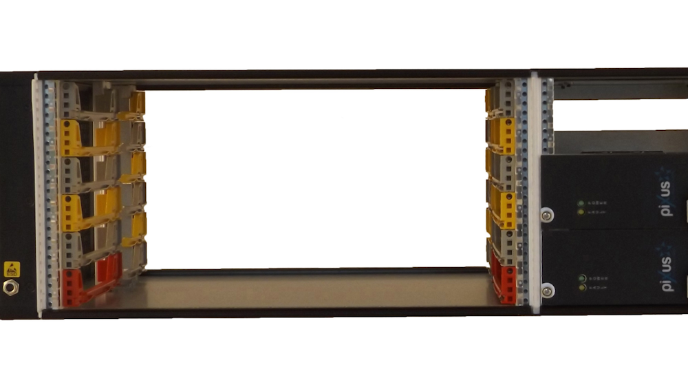 Electronic chassis that accepts 3U or 6U printed circuit boards ...