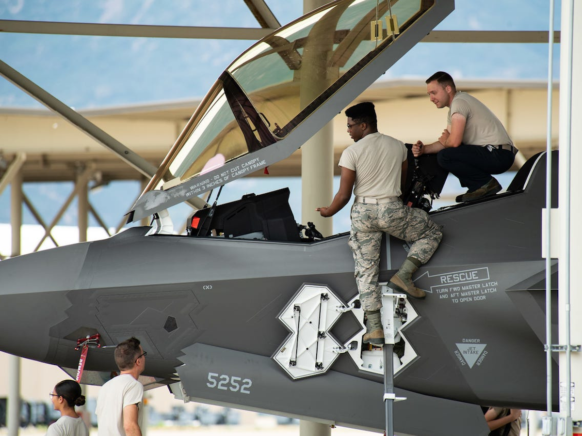 artificial intelligence (AI) predictive maintenance aircraft | Military ...